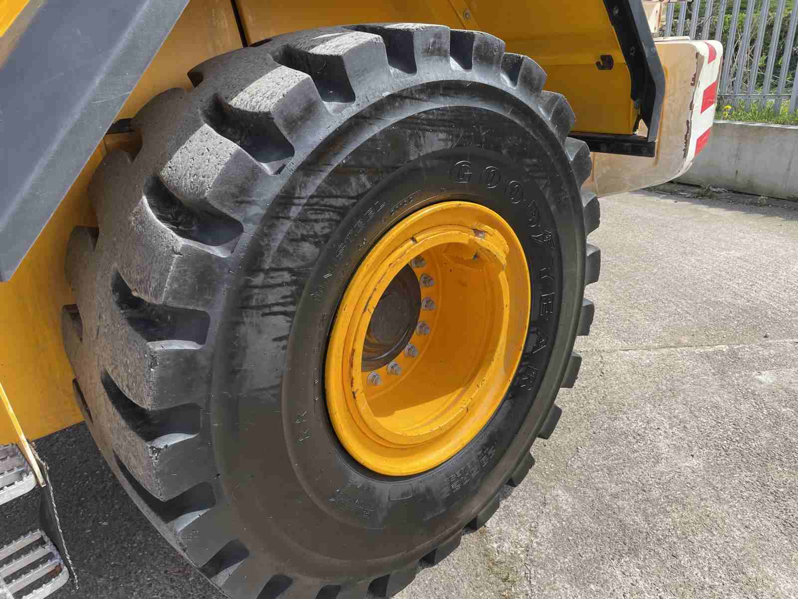 JCB Finance Used 2019 JCB 457HT T4 Wastemaster Loading Shovel High Lift ...